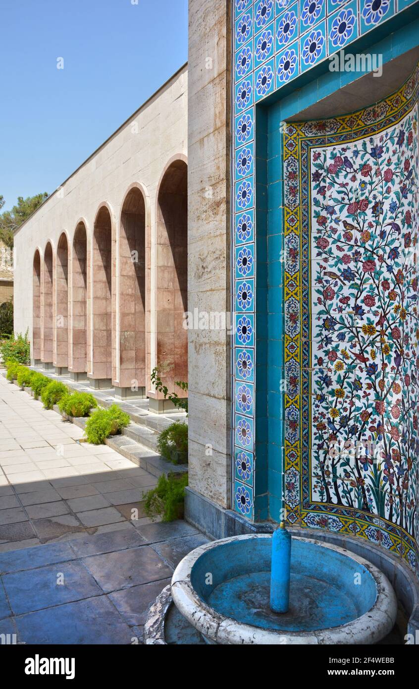 The mausoleum of the great medieval Persian poet Saadi (1210-1291 Stock ...