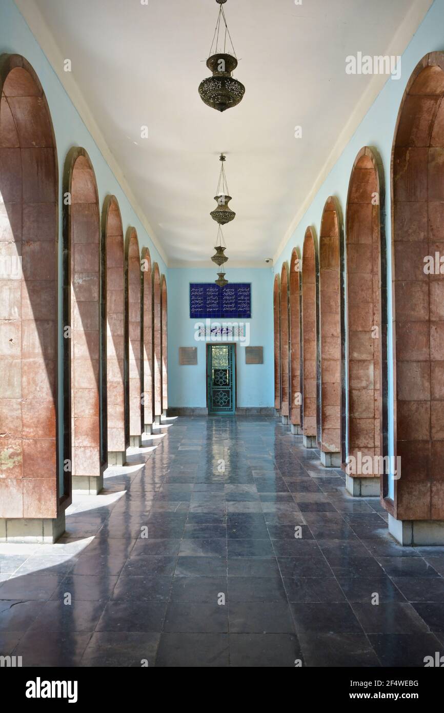 The mausoleum of the great medieval Persian poet Saadi (1210-1291 Stock ...