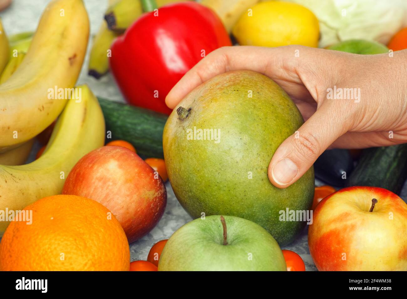Pile of fruit and vegetables hi-res stock photography and images - Alamy