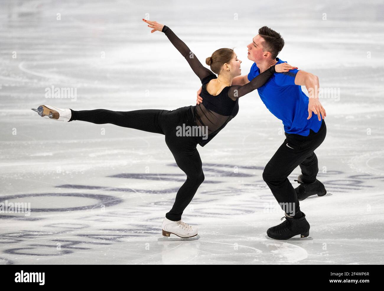 Russian pair skaters Anastasia Mishina och Aleksandr Galliamov in ...