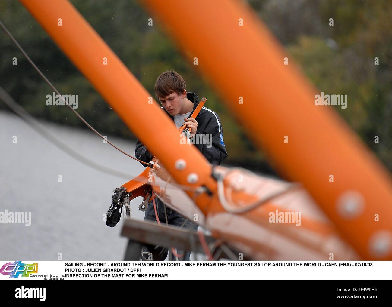 SAILING - RECORD - AROUND TEH WORLD RECORD - MIKE PERHAM THE YOUNGEST ...