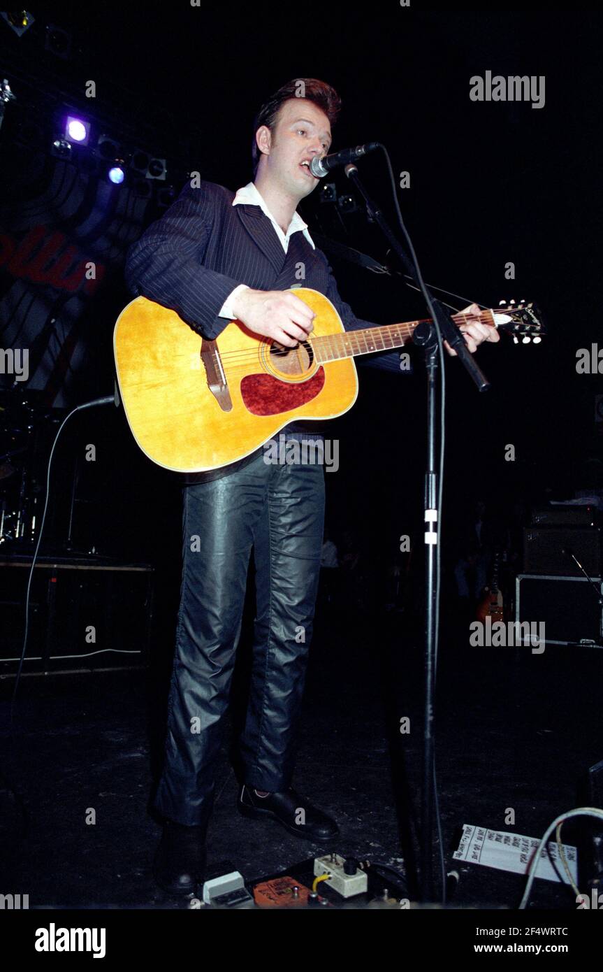 Guitarist collins hi-res stock photography and images - Alamy