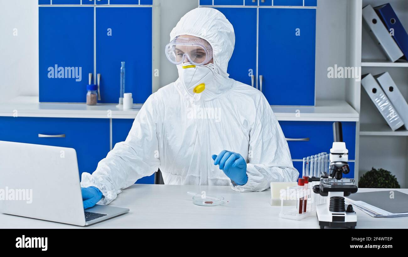 Healthcare virologist hi-res stock photography and images - Alamy