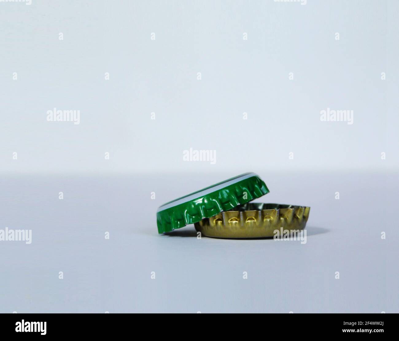 Twist off beer bottle cap hi-res stock photography and images - Alamy