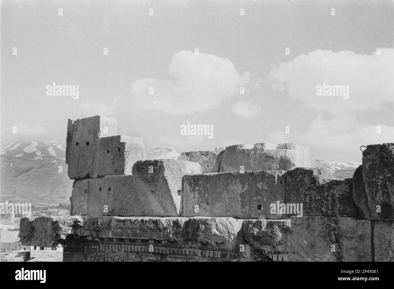 Travel photos Lebanon. Baalbek. Temple system (101/300). Stone blocks ...