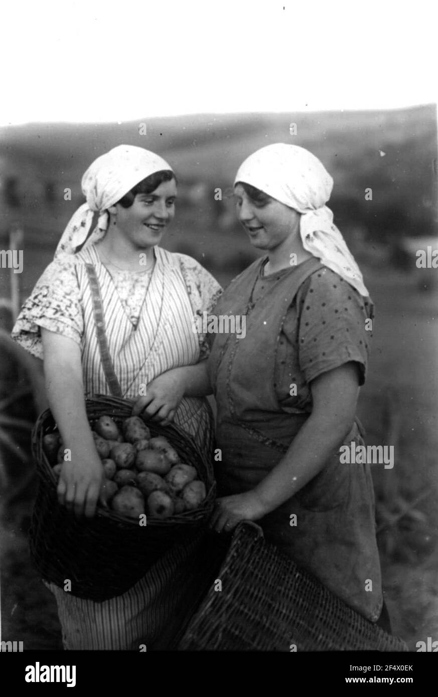 Chatter hi-res stock photography and images - Alamy