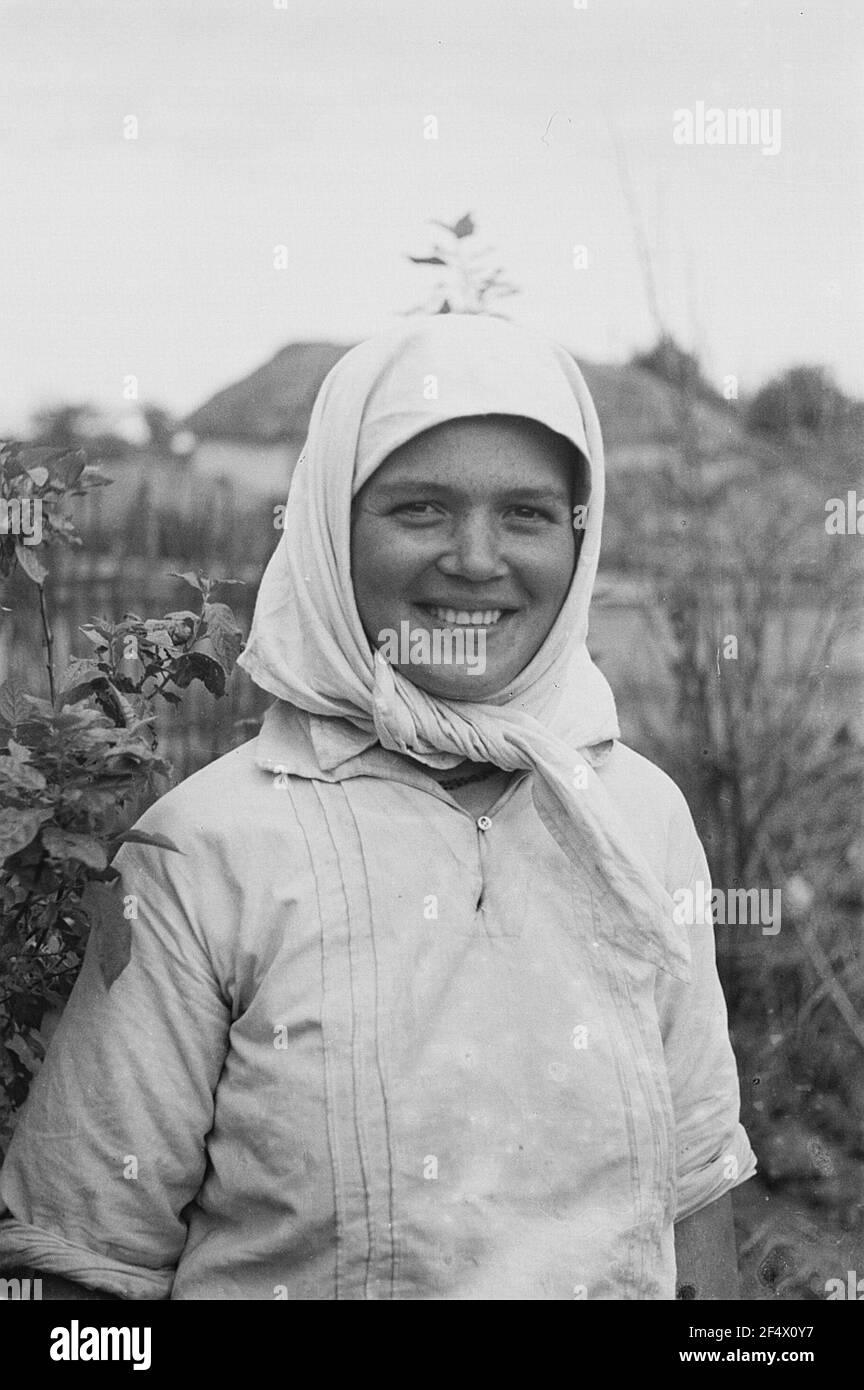 Farmer war hi-res stock photography and images - Alamy
