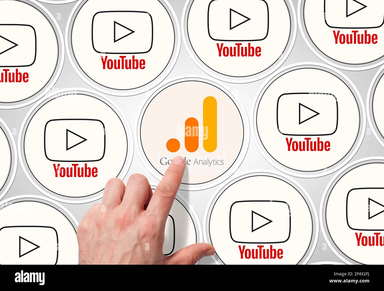 Youtube analytics hi-res stock photography and images - Alamy