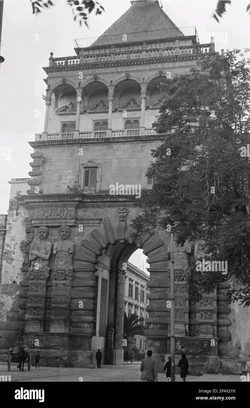 Custom door hardware hi-res stock photography and images - Alamy