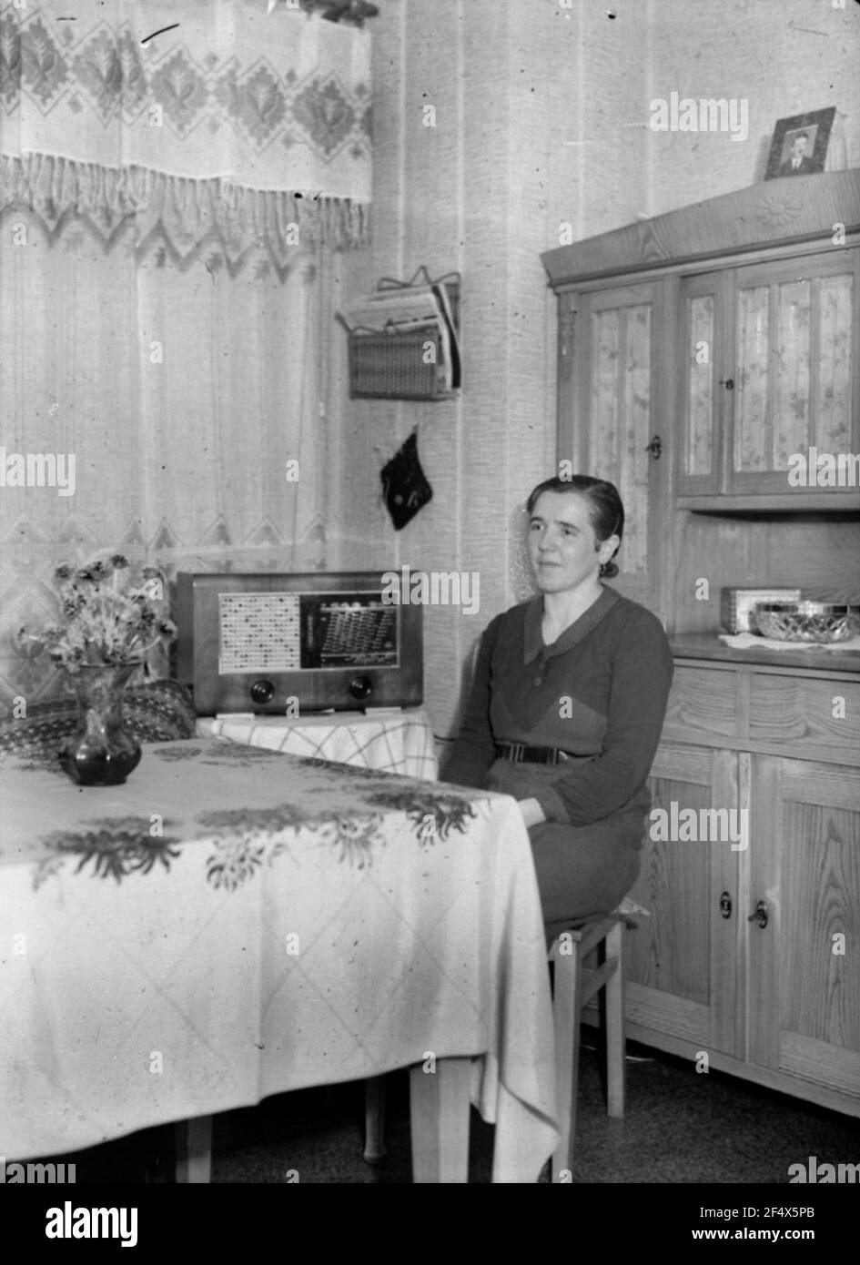 Social living 1930s Black and White Stock Photos & Images - Alamy