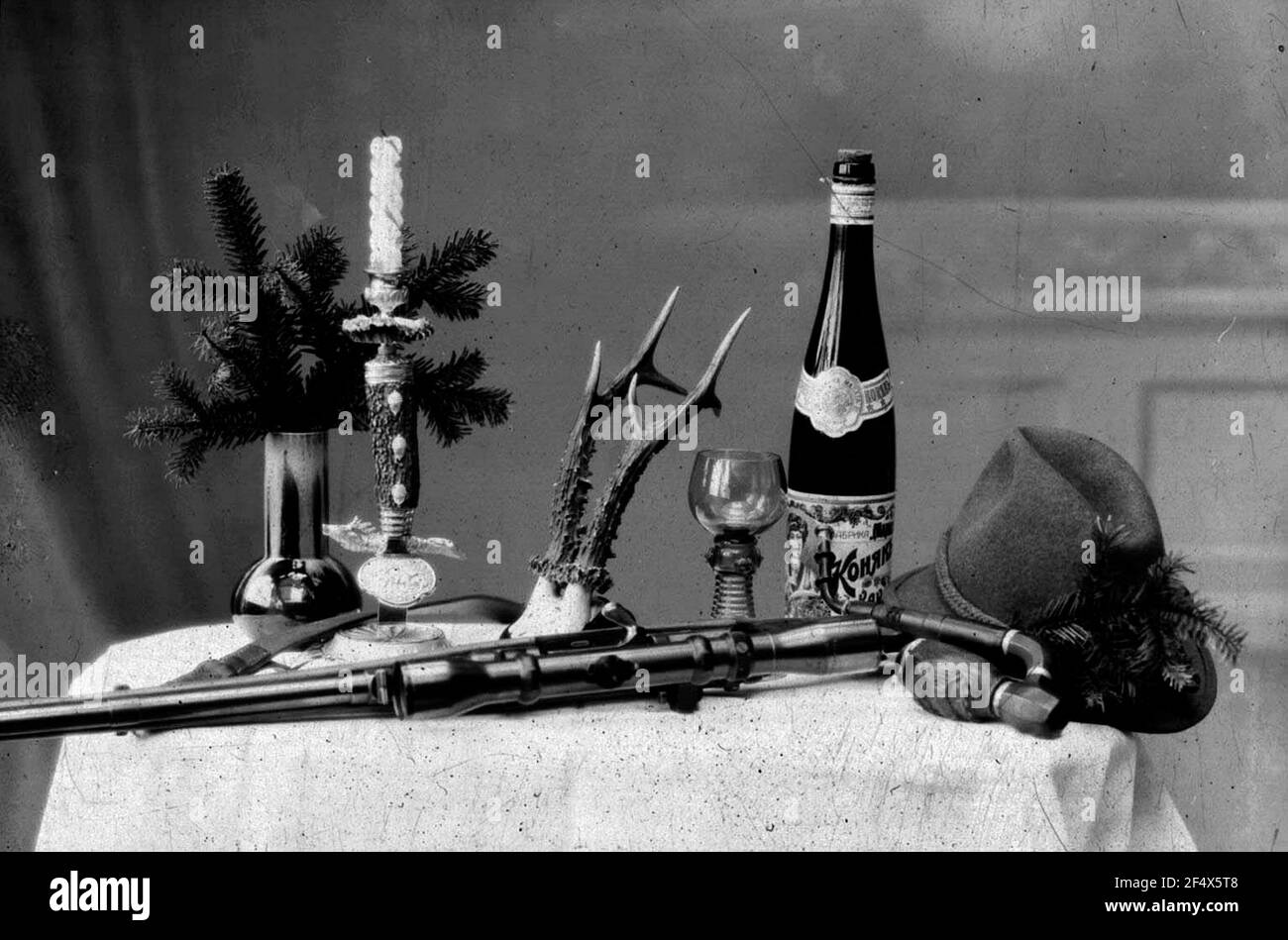 Hunting still life Stock Photo - Alamy