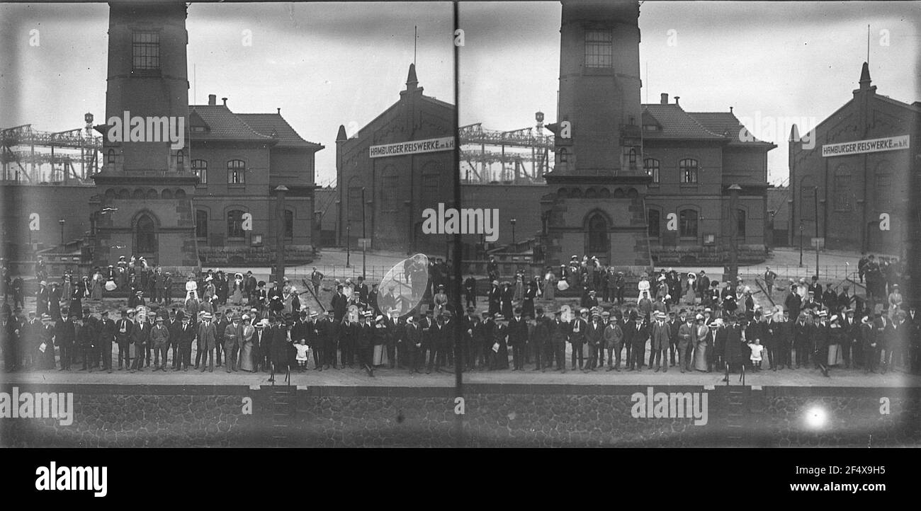 Hamburg. People's collection at the premises of the Hamburg rice m. B ...