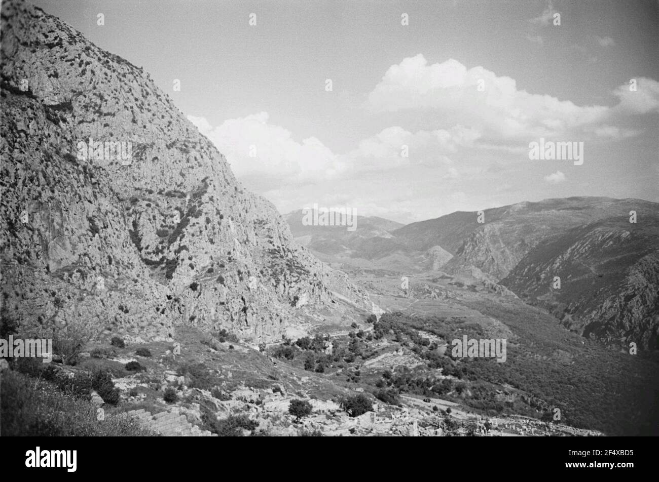 Travel photos Greece. Delphi. Mountain landscape Stock Photo - Alamy
