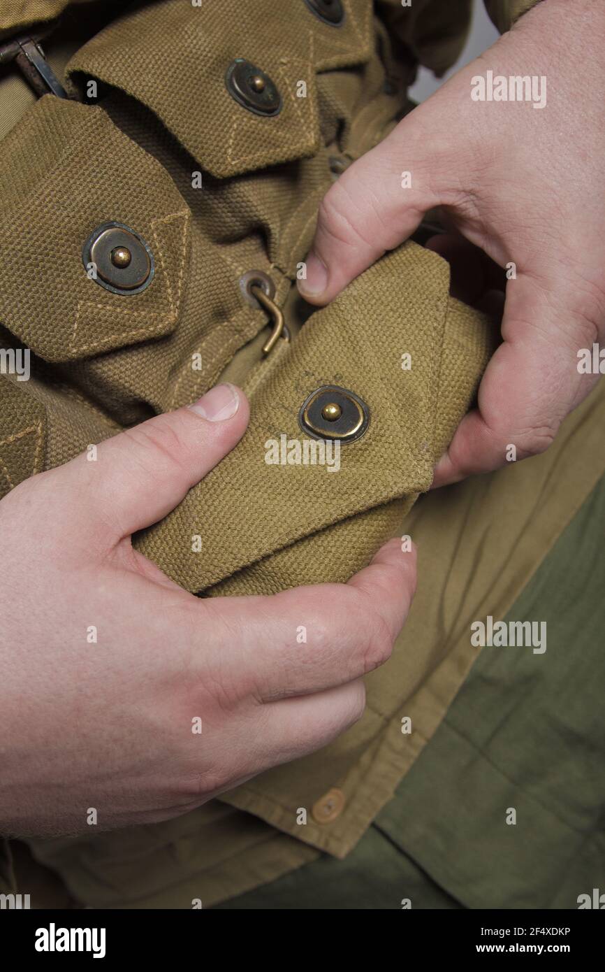 Details of the uniform of the American ranger of the period of the ...