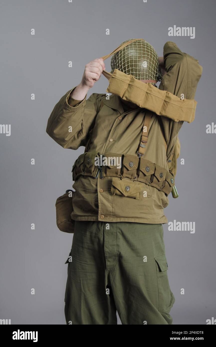 Details of the uniform of the American ranger of the period of the ...