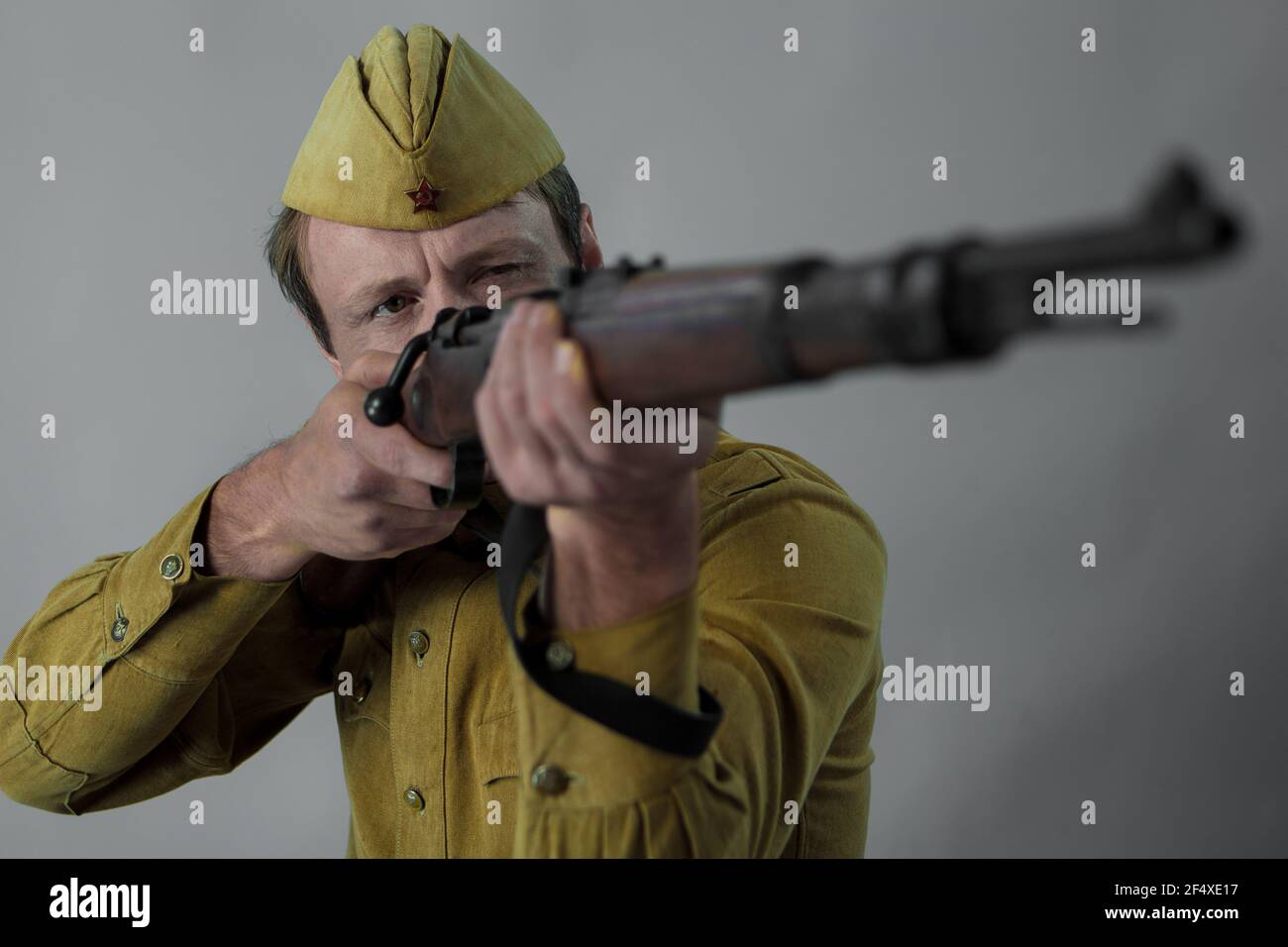 Hands soldier in ussr hi-res stock photography and images - Alamy