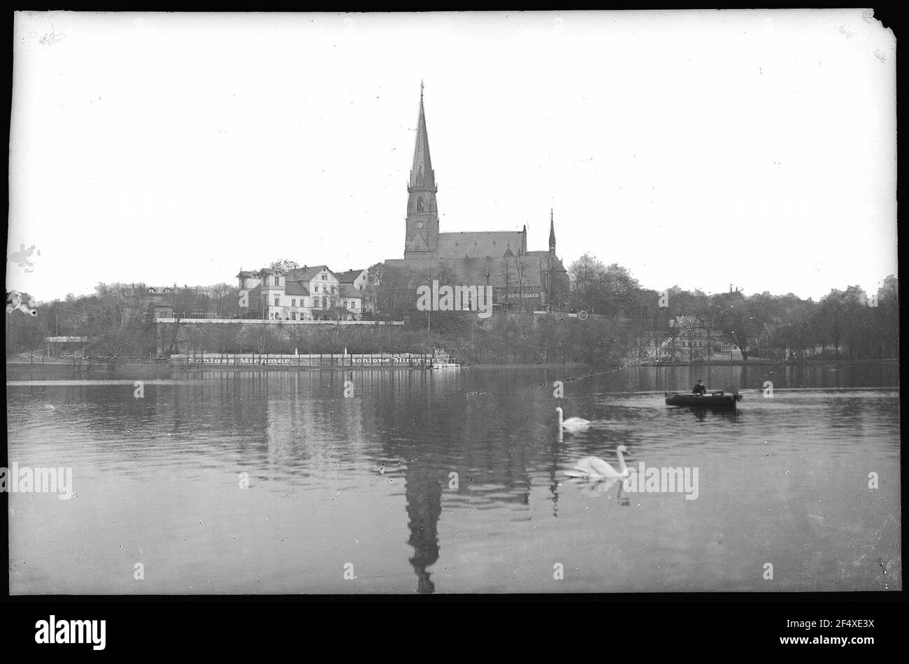 Locking castle hi-res stock photography and images - Alamy