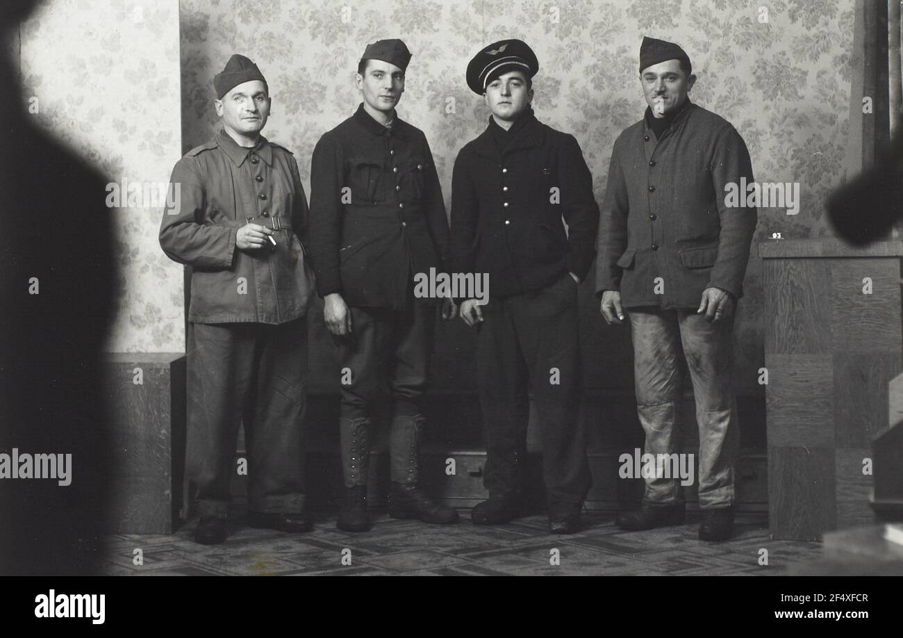 War conflicts groups hi-res stock photography and images - Alamy