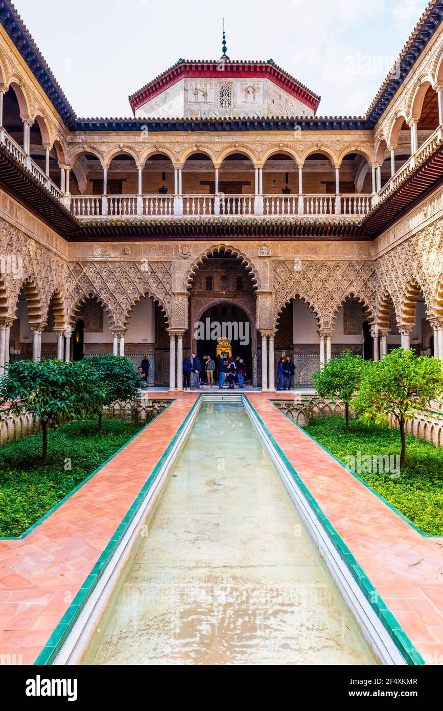 Seville moorish architecture arch hi-res stock photography and images ...
