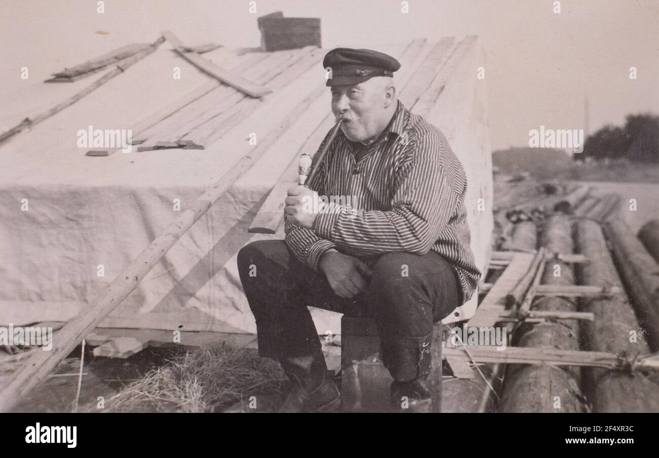 Raft floor hi-res stock photography and images - Alamy