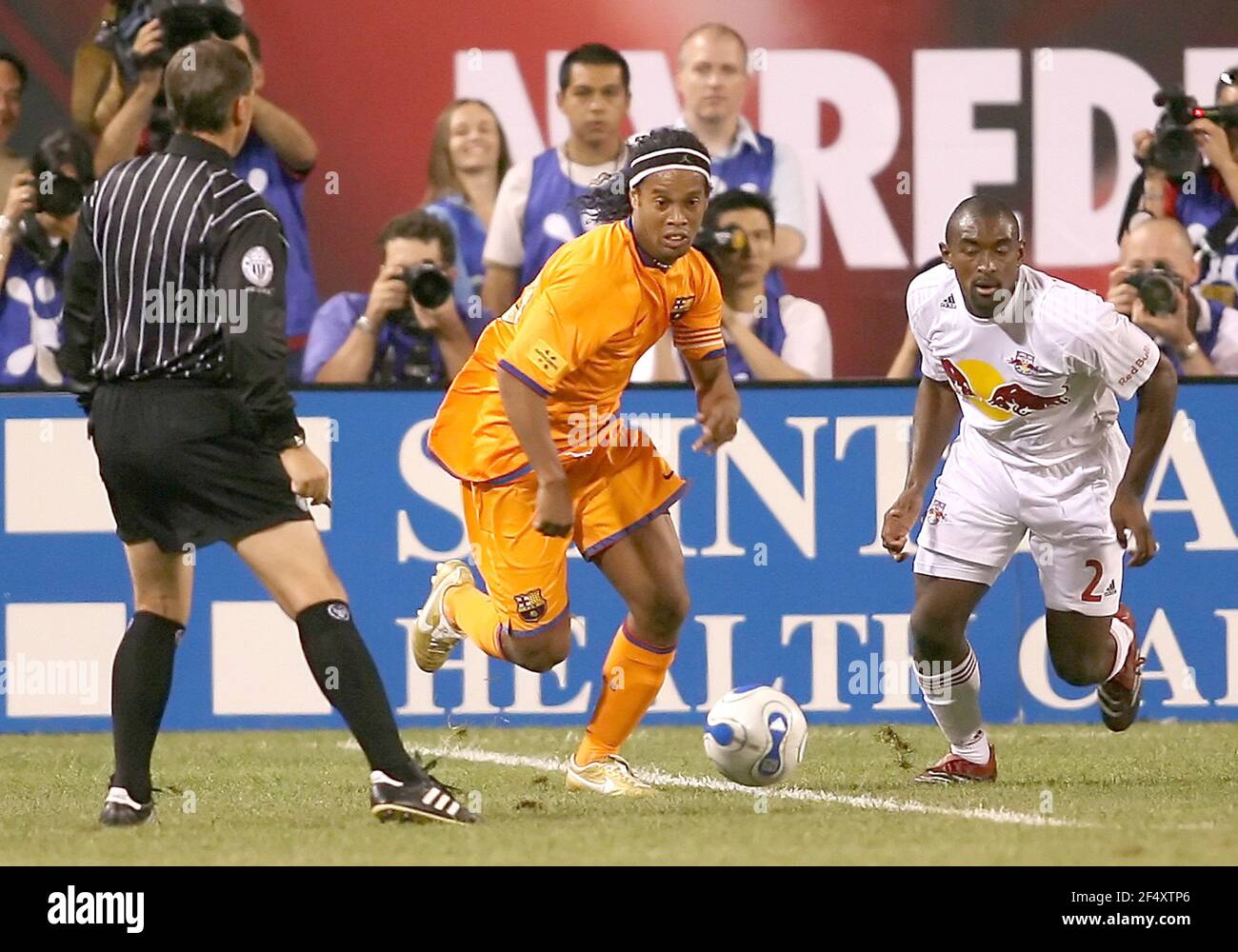 Kevin stott referee hi-res stock photography and images - Alamy