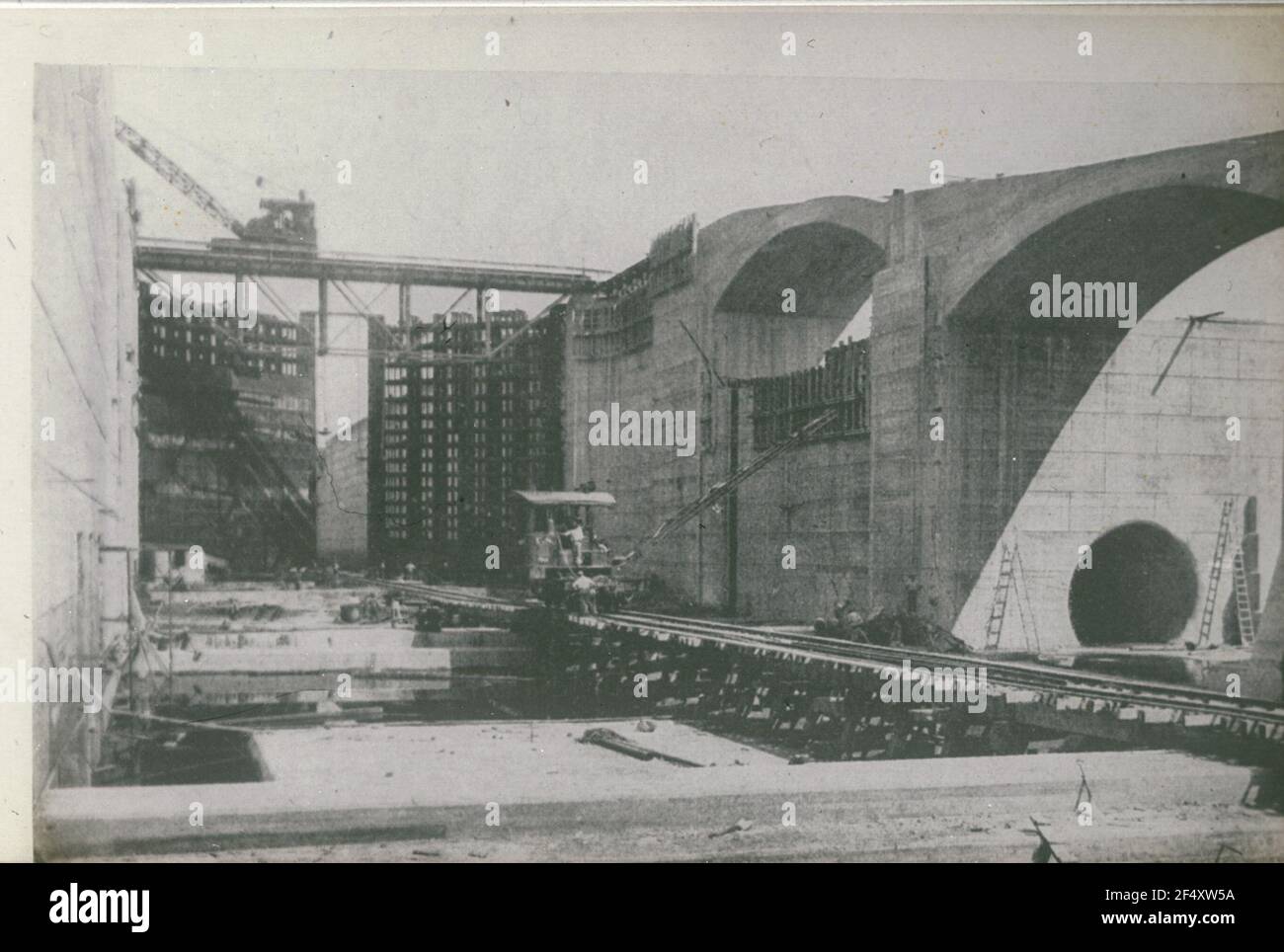 Egypt. Lock gate of the Sueskanal between the port cities of Port Said ...