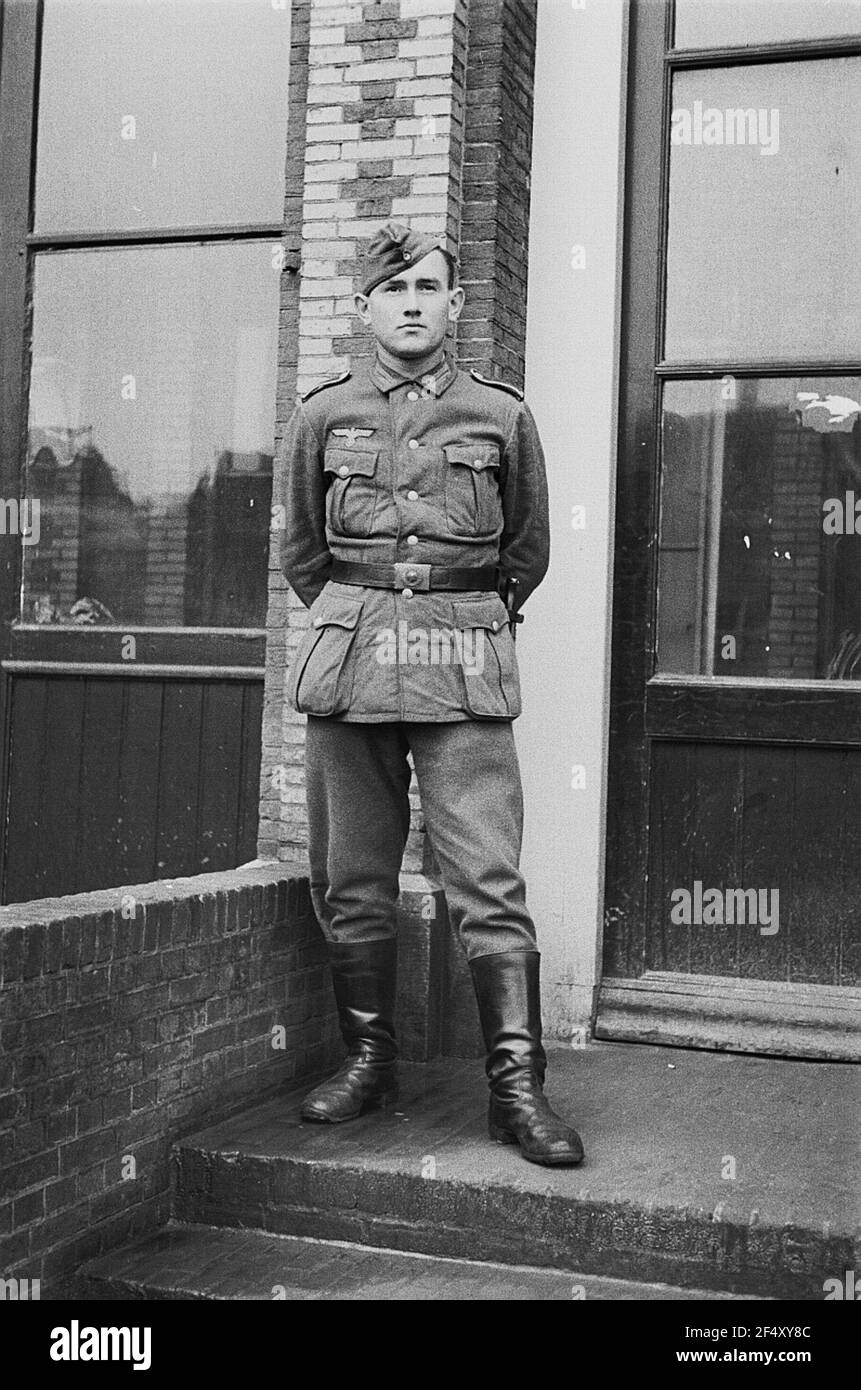 Second world war setting Black and White Stock Photos & Images - Alamy