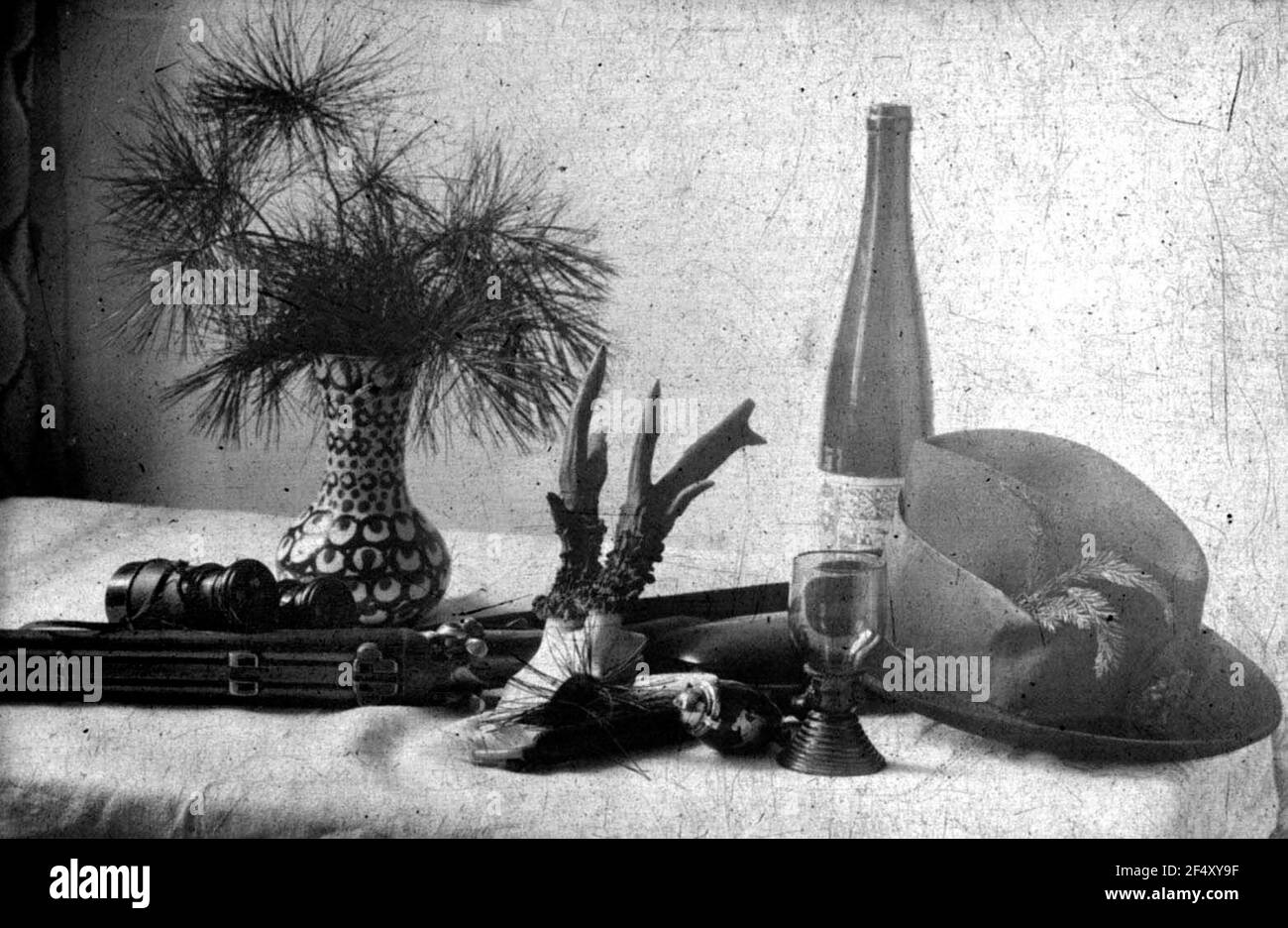 Hunting still life Stock Photo - Alamy