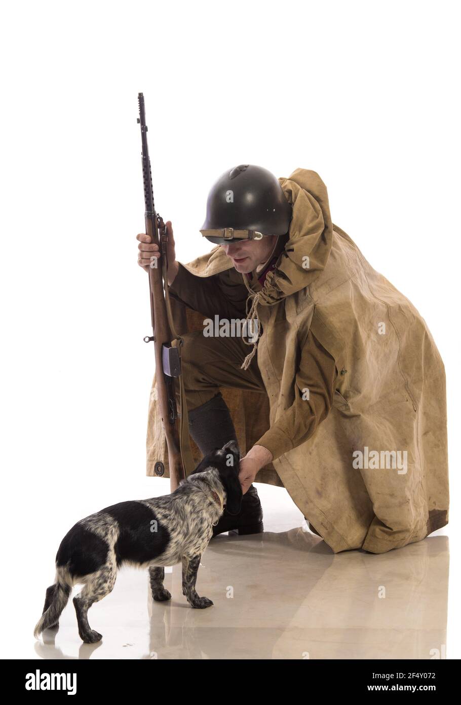 Ww2 soldier running hi-res stock photography and images - Alamy