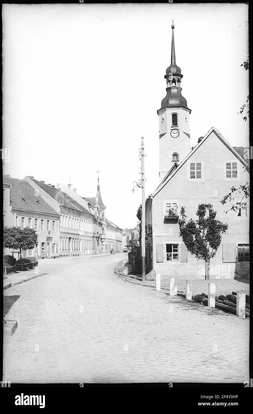 Road main street historic Black and White Stock Photos & Images - Alamy