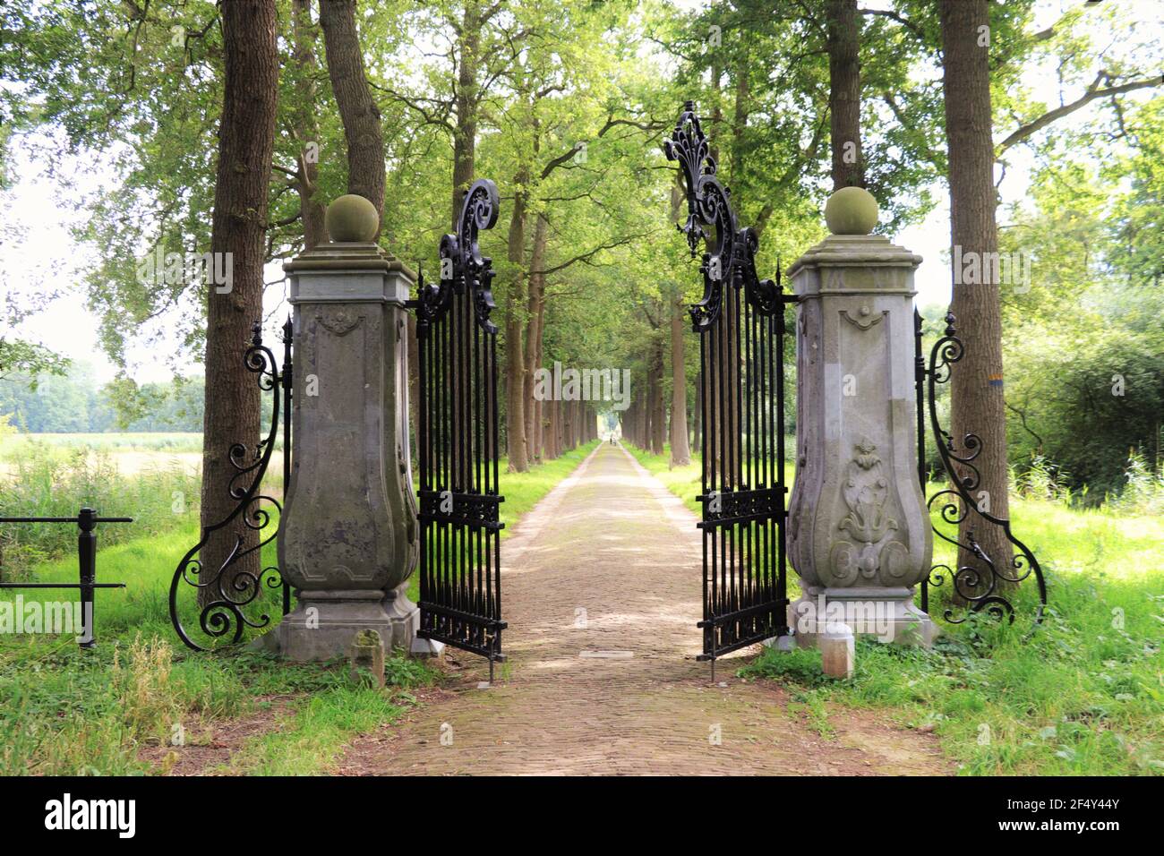 Gates of Heeswijk Castle, The Netherlands Stock Photo - Alamy