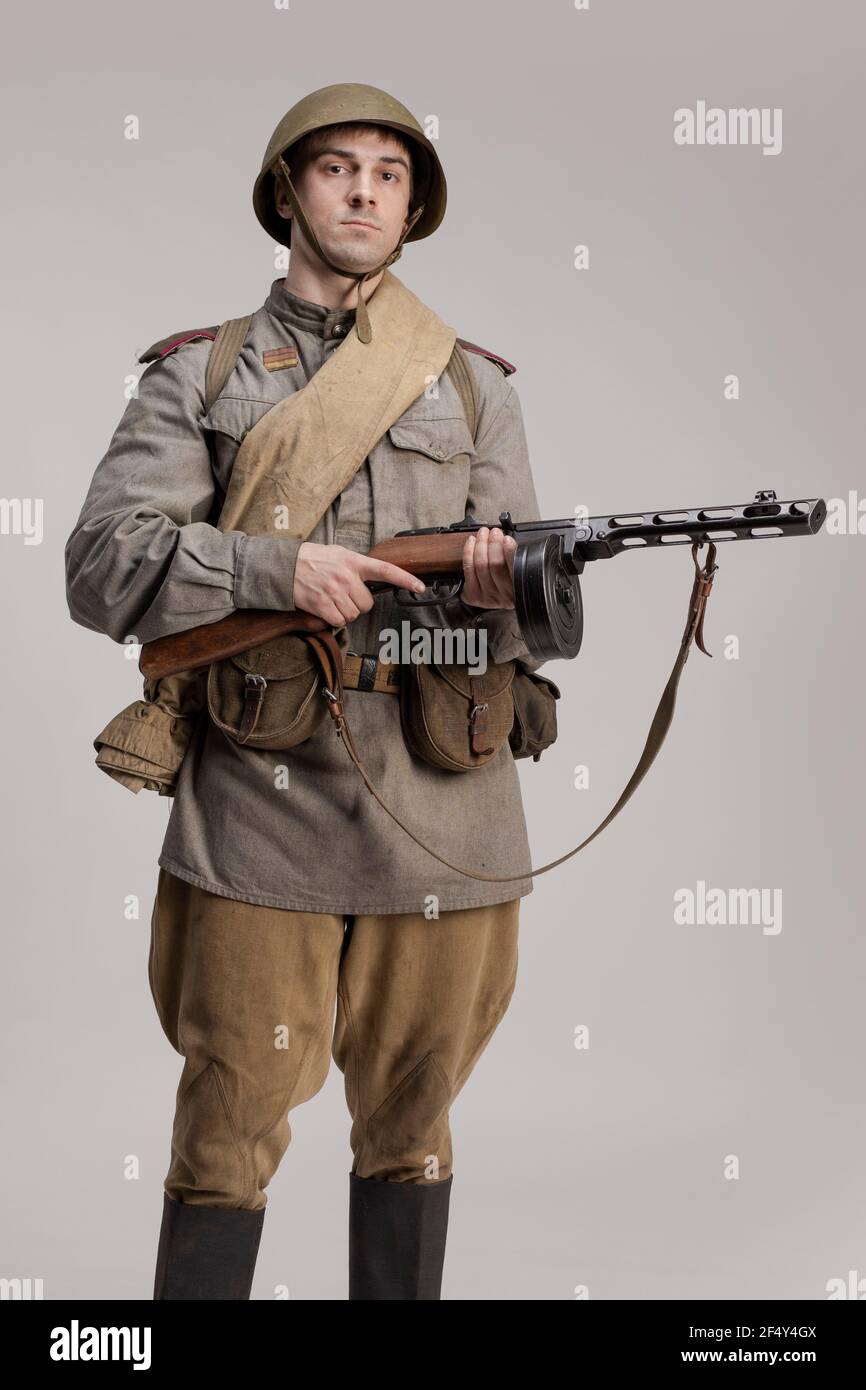 Battle of stalingrad red army soldier hi-res stock photography and ...