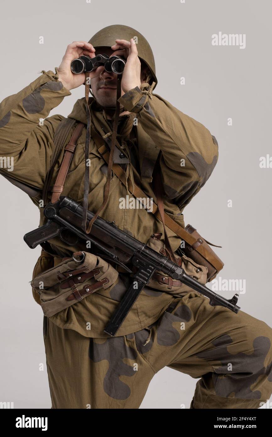 Periscope rifle hi-res stock photography and images - Alamy