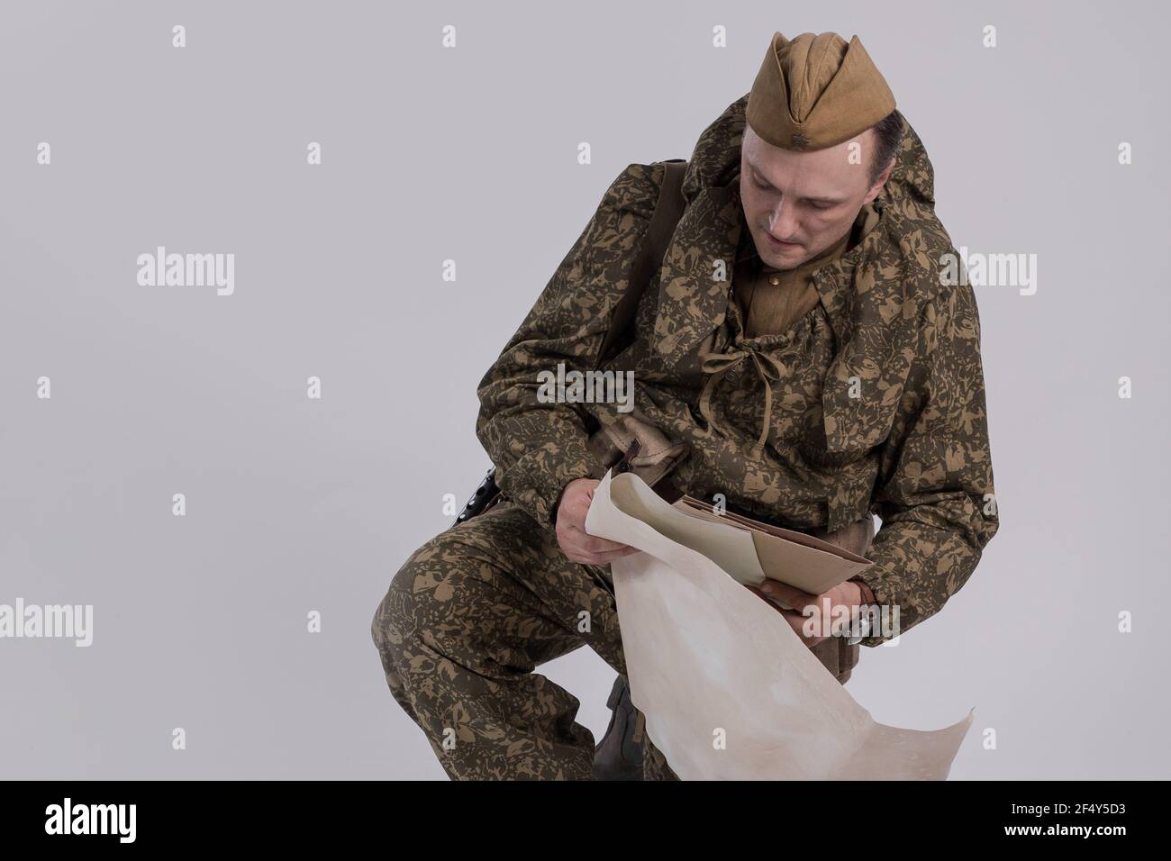 Ww2 garrison cap hi-res stock photography and images - Alamy