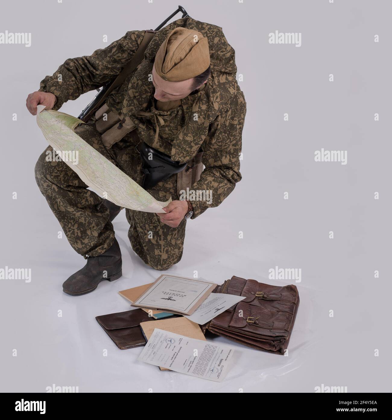 Ww2 garrison cap hi-res stock photography and images - Alamy