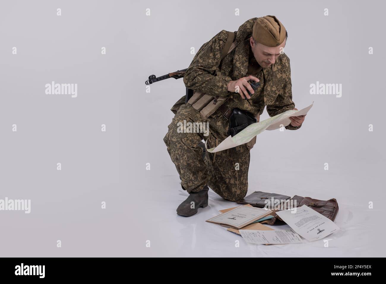 Ww2 garrison cap hi-res stock photography and images - Alamy