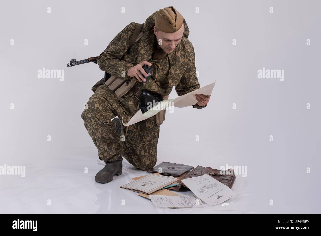 Ww2 garrison cap hi-res stock photography and images - Alamy