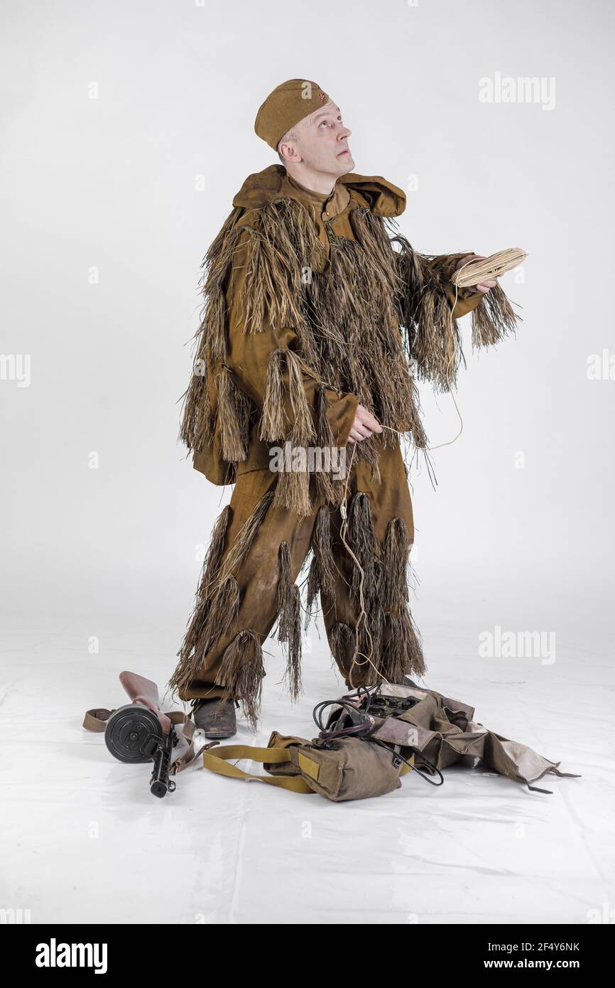 Ghillie Suit High Resolution Stock Photography and Images - Alamy