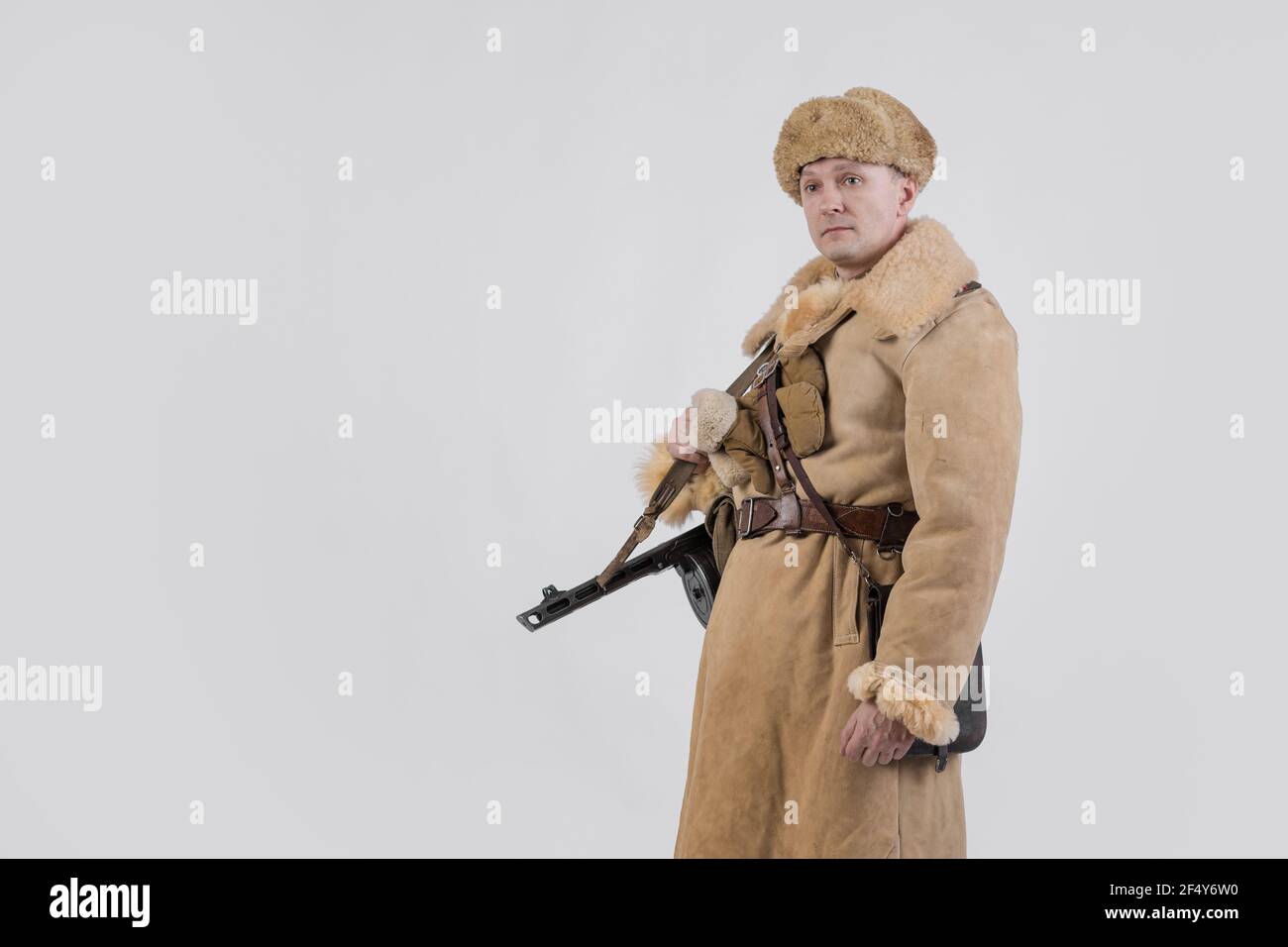 Russian soldiers in snow camouflage hi-res stock photography and images ...