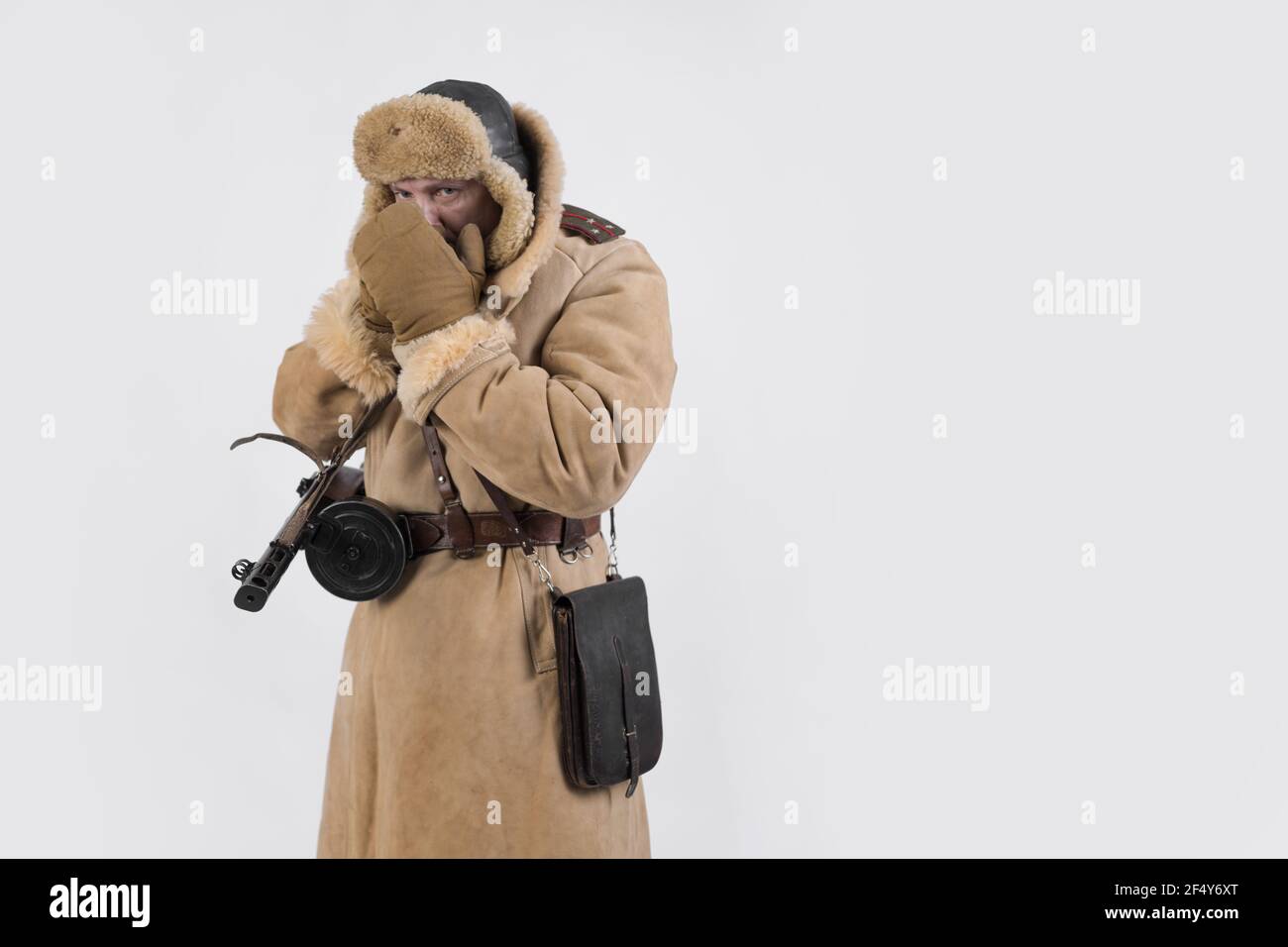 Russian soldiers in snow camouflage hi-res stock photography and images ...
