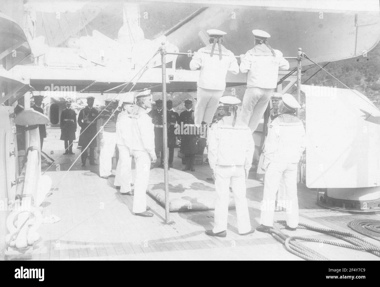 Kaiser Wilhelm II and accompaniment pursue a service portfolio of two ...