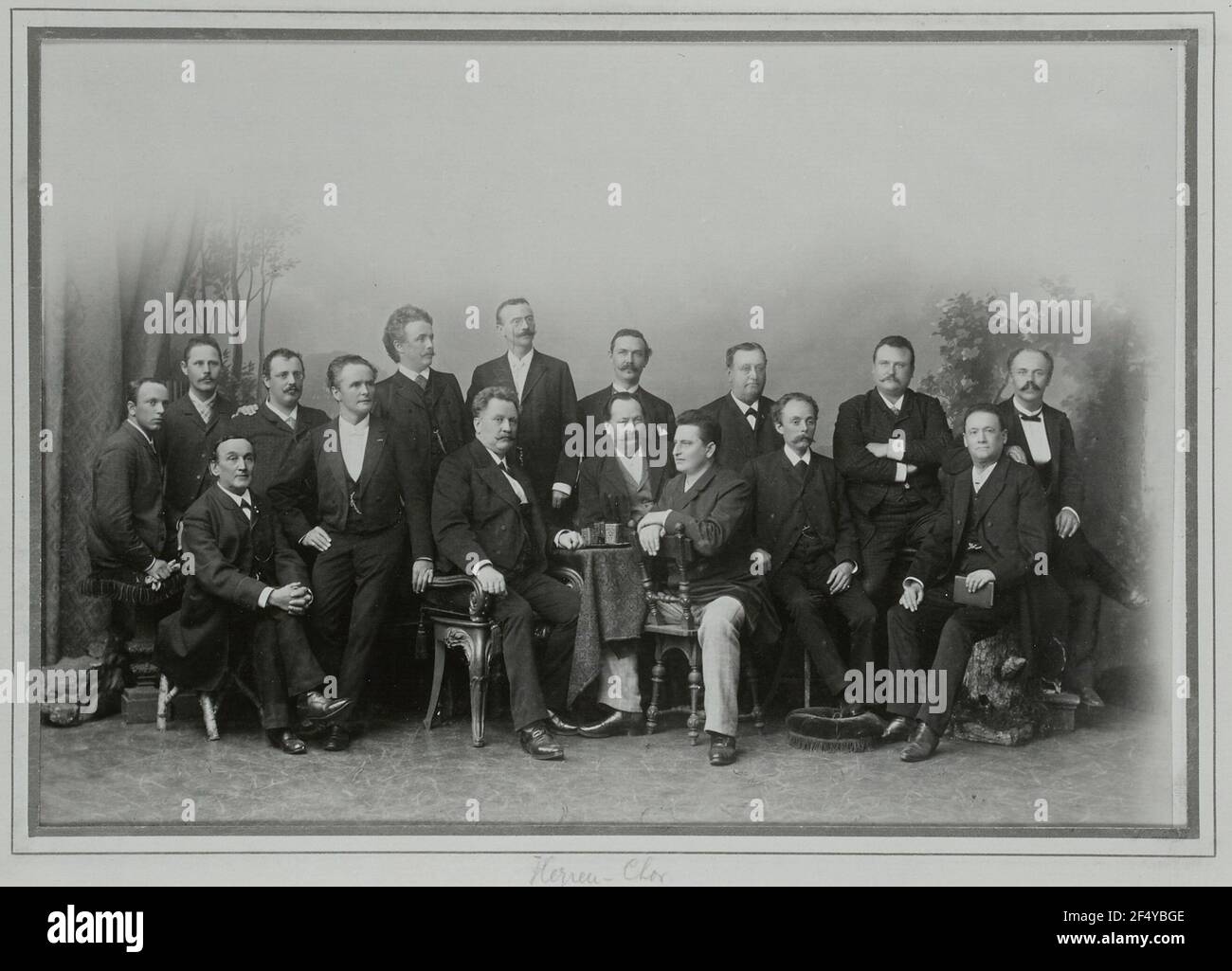 Mens choir hi-res stock photography and images - Alamy