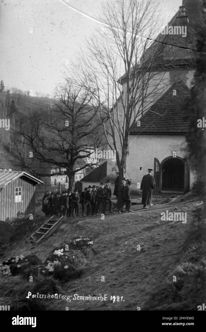 Walk to christian church Black and White Stock Photos & Images - Alamy