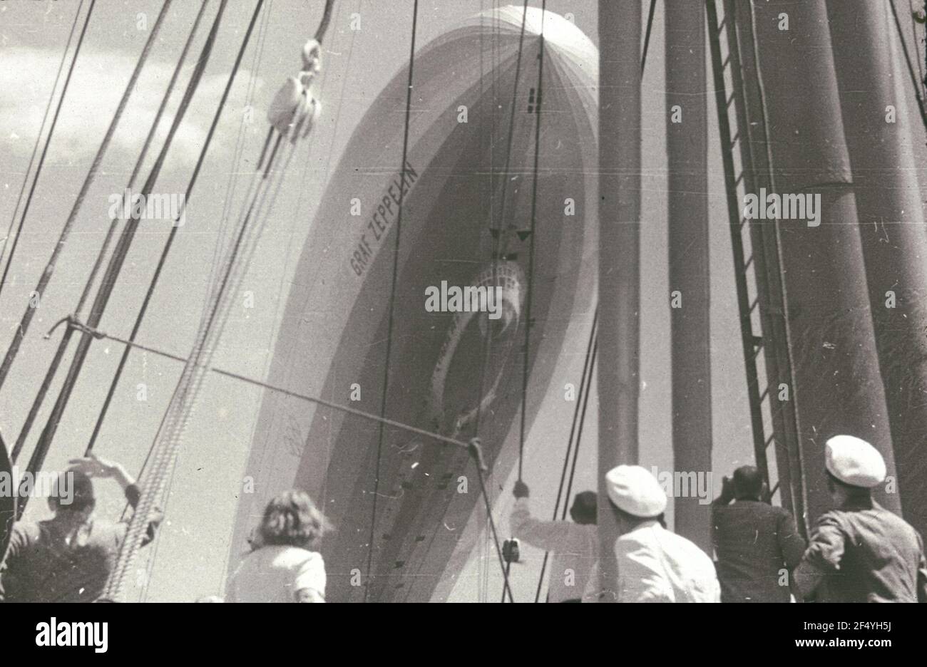 Graf zeppelin german airship hi-res stock photography and images - Alamy