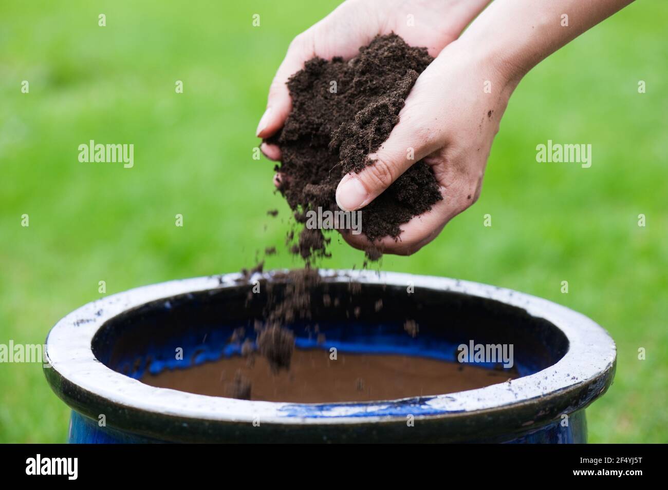 Hand hands hi-res stock photography and images - Alamy