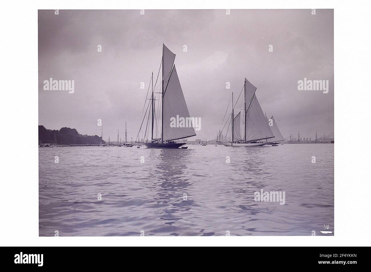 View boats sailing in Cut Out Stock Images & Pictures - Alamy