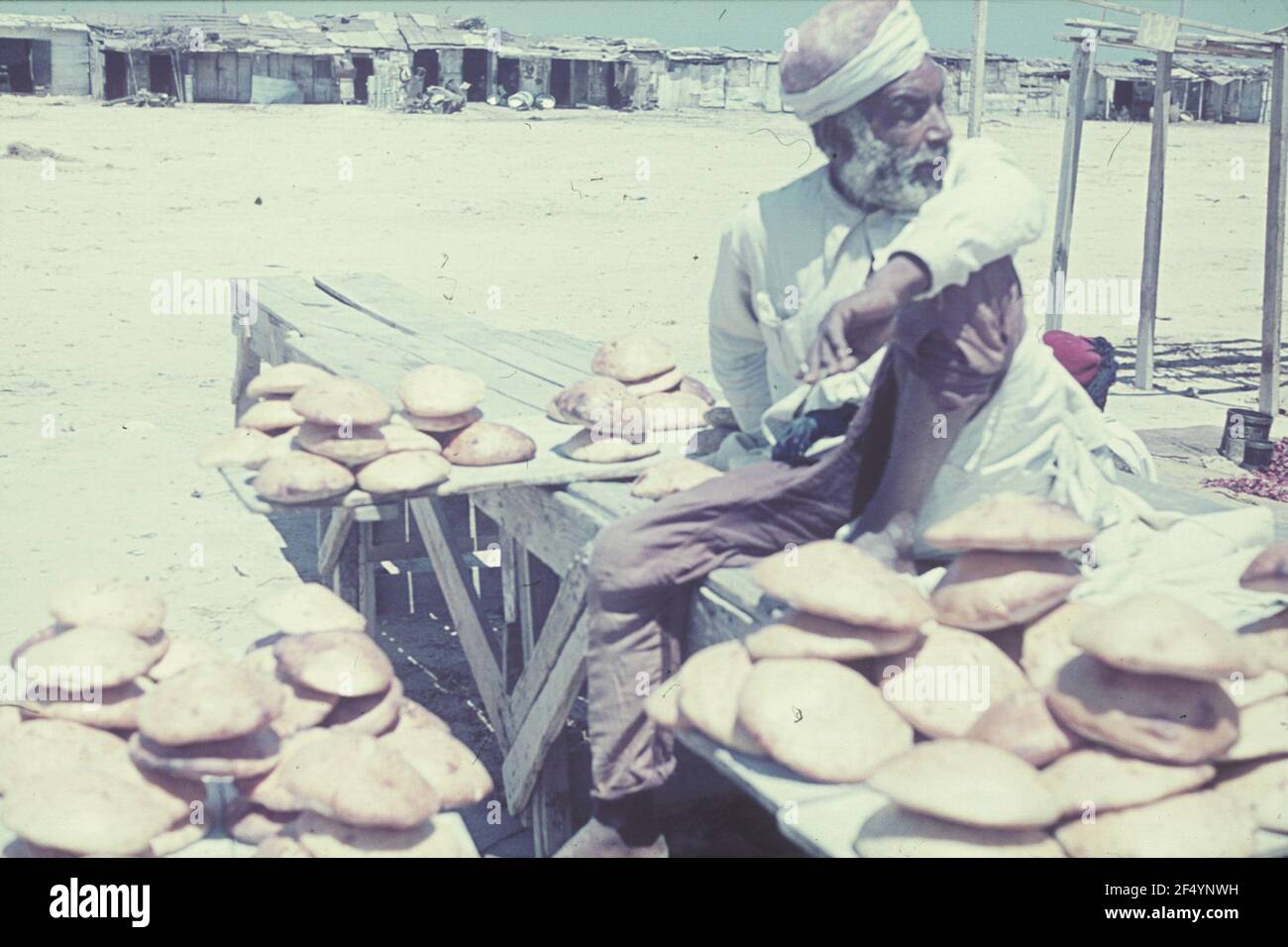 Travel photos Libya. Dealers with flatbirds on a market, Tripoli or ...