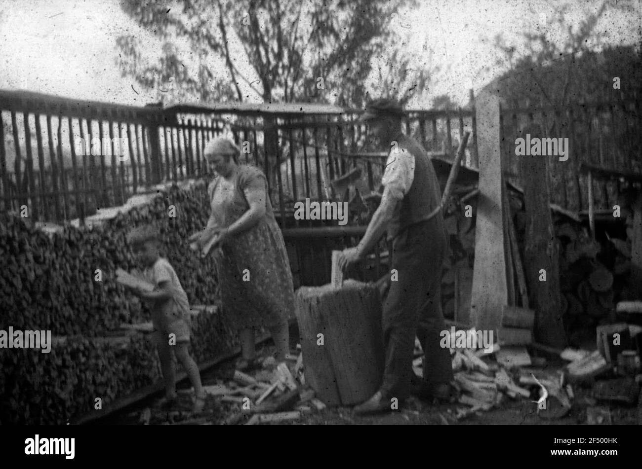Wood chop Black and White Stock Photos & Images - Alamy