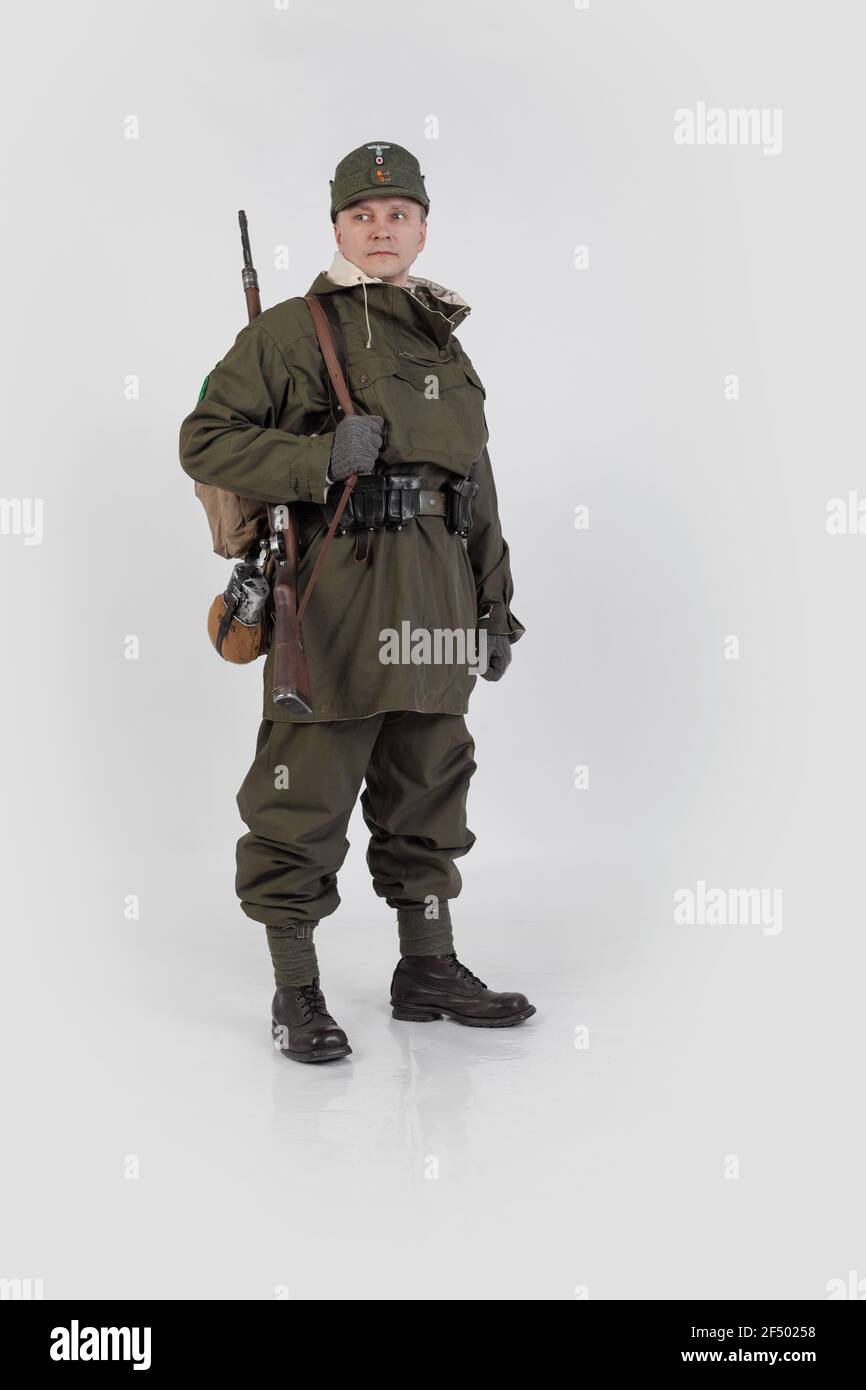Enemy at the gates german sniper hi-res stock photography and images ...