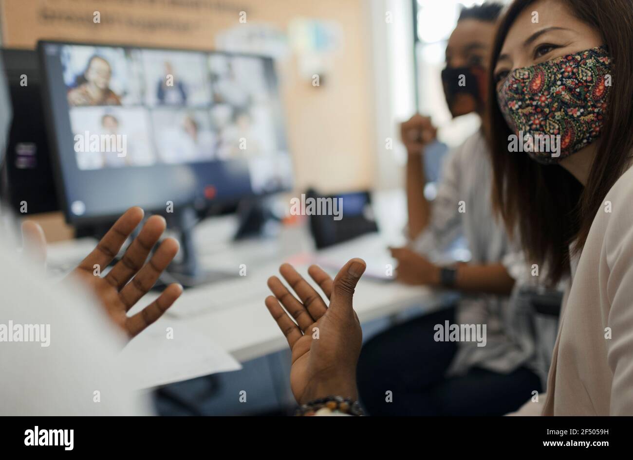Video chat business focus group hi-res stock photography and images - Alamy